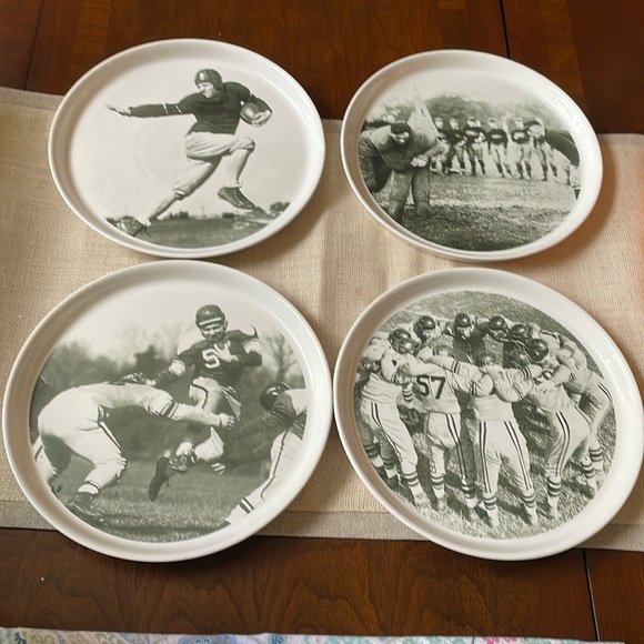 Pottery Barn | Dining | Pottery Barn Football Set Of 4 Plates 9 Round ...
